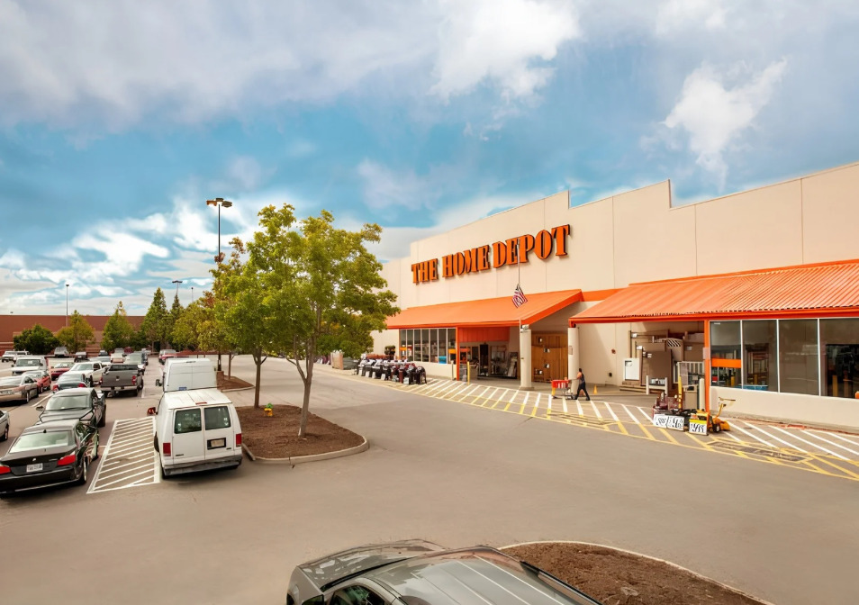 Broad Creek Shopping Center - AH Realty Trust